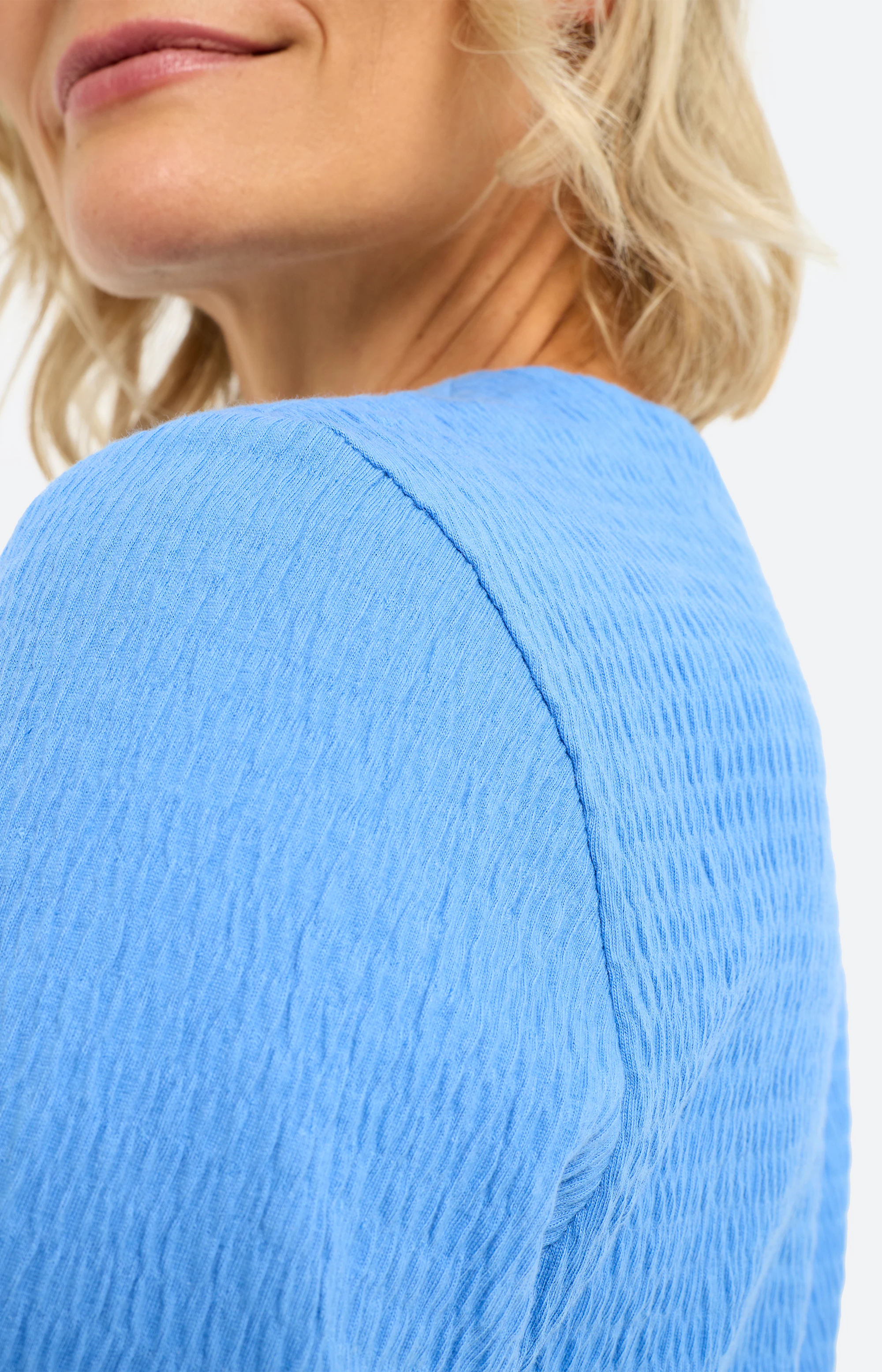 Shirt mit Struktur in Mittelblau im Damenmode Onlineshop | Bonita – Bonita